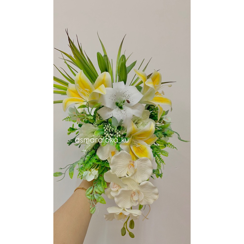 Cascade Lemon Sunshine Wedding Hand Bouquet | Bunga Tangan Berjurai ...
