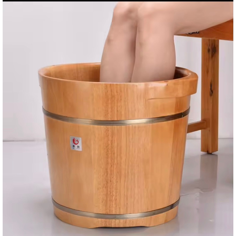 Wooden Foot Spa made of oak wood Foot Soaking Barrel Bucket 橡木沐足桶 ...