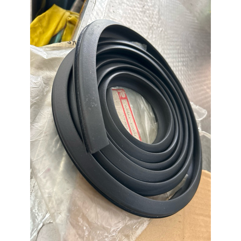 TOYOTA KE20 BOOT LID RUBBER （CLEARANCE OLD STOCK） | Shopee Malaysia
