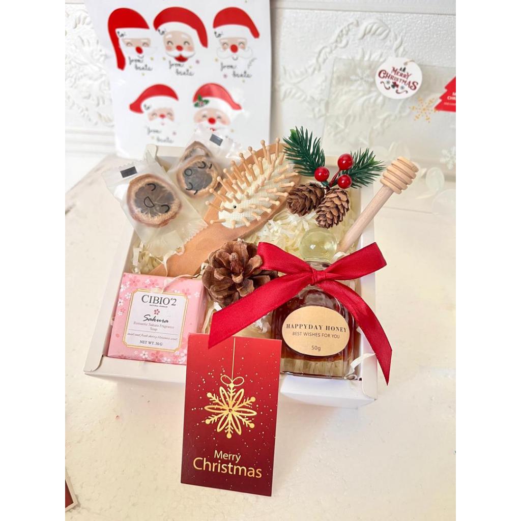 Christmas Gift Set exchange Christmas Present exchange colleagous ...