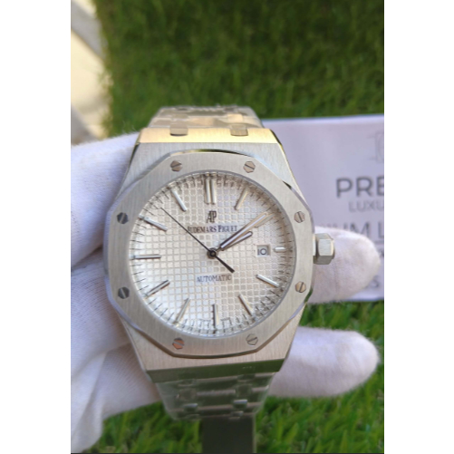 Audemars PIGUET Case in Stainless Steel Stylish and men's watch with ...