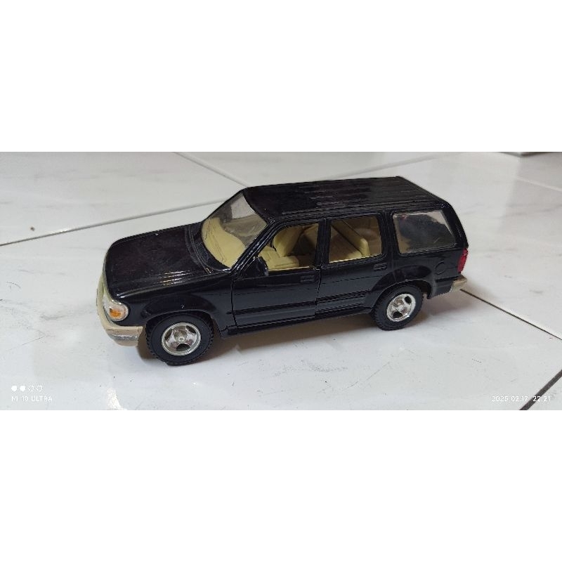 maisto 1/24 ford explorer suv wagon | Shopee Malaysia