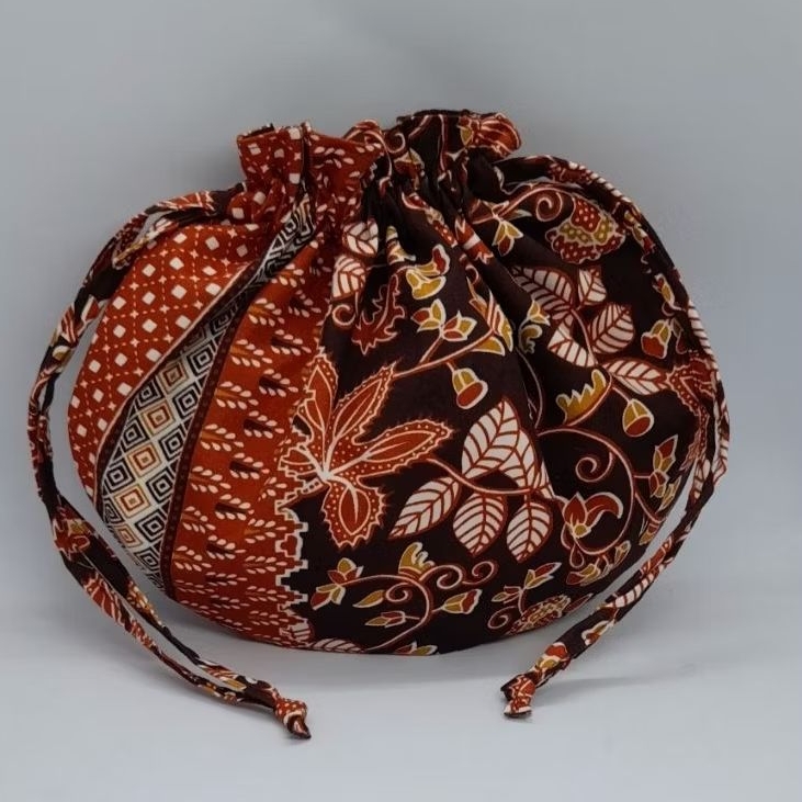 Beg Uncang Batik/Handmade Batik Drawstring Beg/Fabric Pouch | Shopee ...