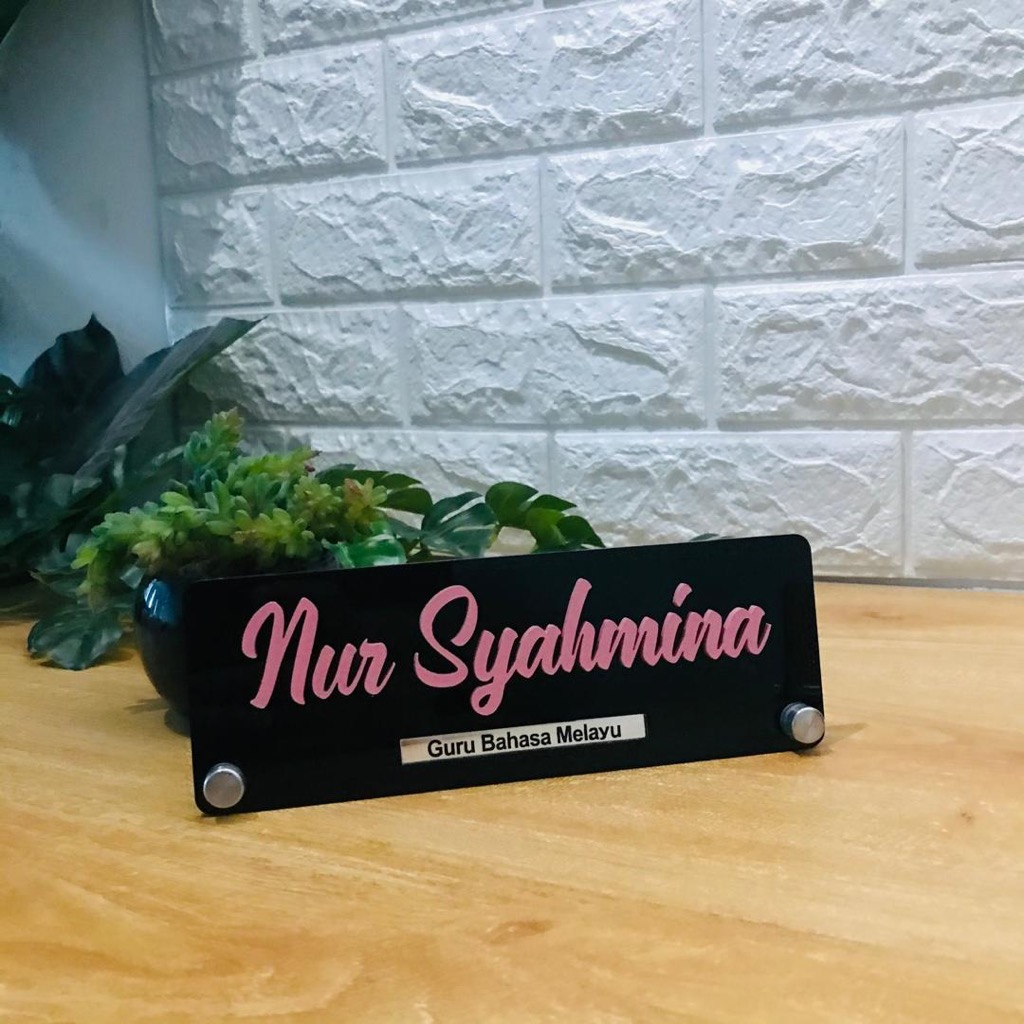Custom Deskname/ Nama Meja Kayu / Tanda Nama Pada Meja Selamat Hari ...