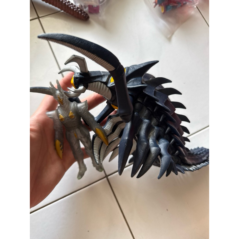 Ultraman Ultra Kaiju Series Ex Saga Hyper Zetton Gigant set 2012 ...