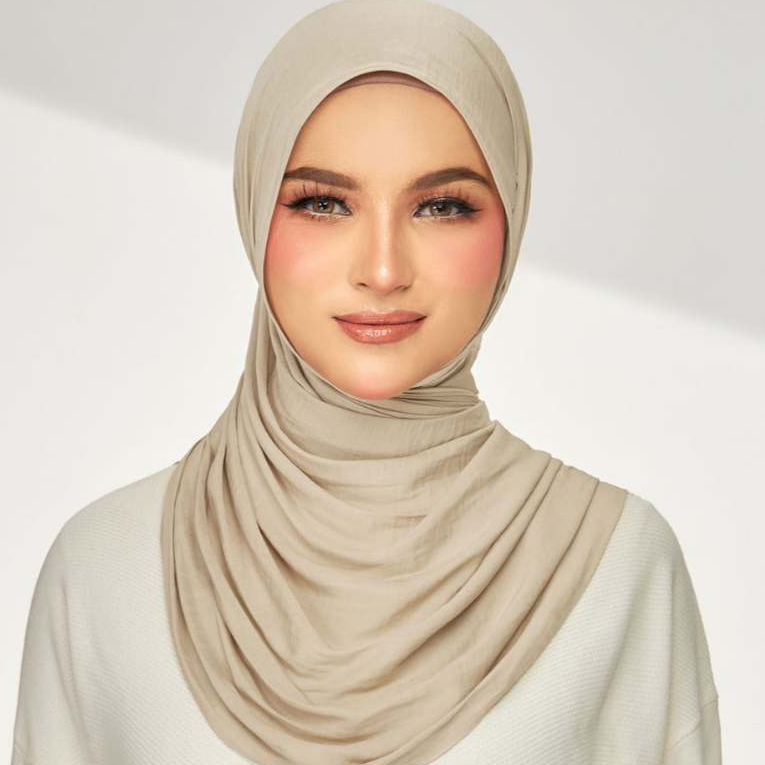 INARA SHAWL (crumpled satin) & ALLEIA SHAWL (heavy chiffon) by Tudung ...