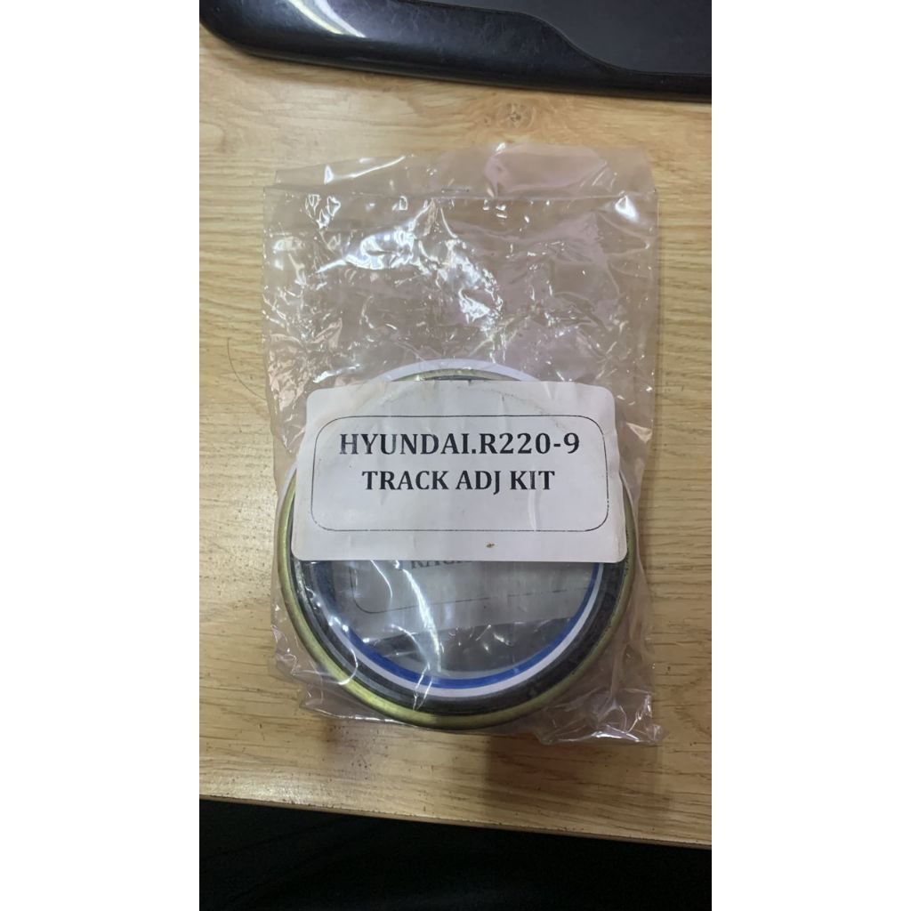 HYUNDAI R220-9 TRACK ADJUSTER KIT | Shopee Malaysia