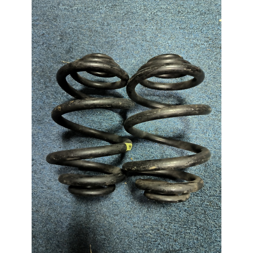 BMW E46 Rear Spring Suspension (2pcs) | Shopee Malaysia