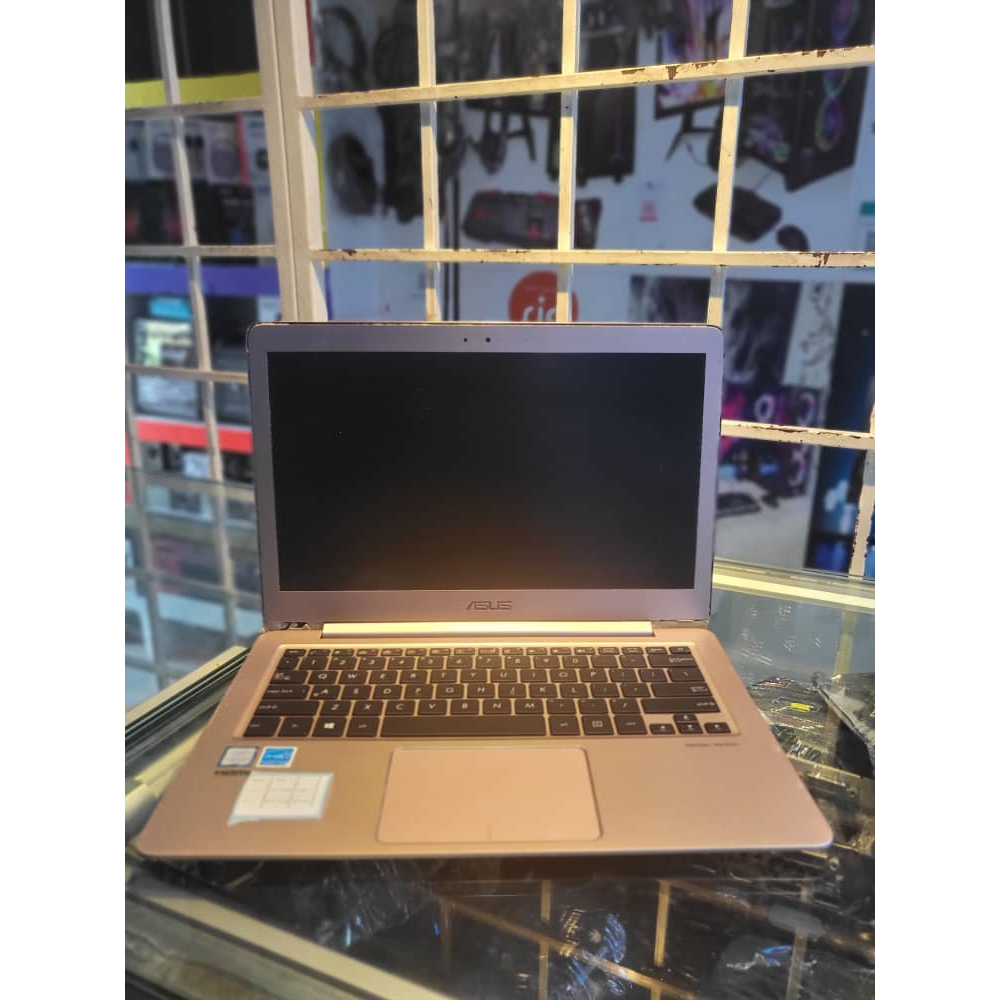 ASUS ZenBook UX330 - M3-7 GEN 7 · UHD Graphics 620 · 13.3”, Full HD ...