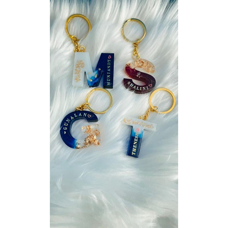 Alphabet keychain with name (DM letter&name) | Shopee Malaysia
