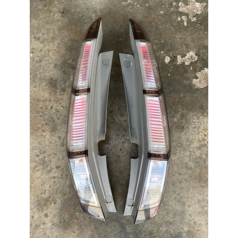 HONDA STREAM RN6 TAIL LAMP SET (DEFECT ITEM) | Shopee Malaysia