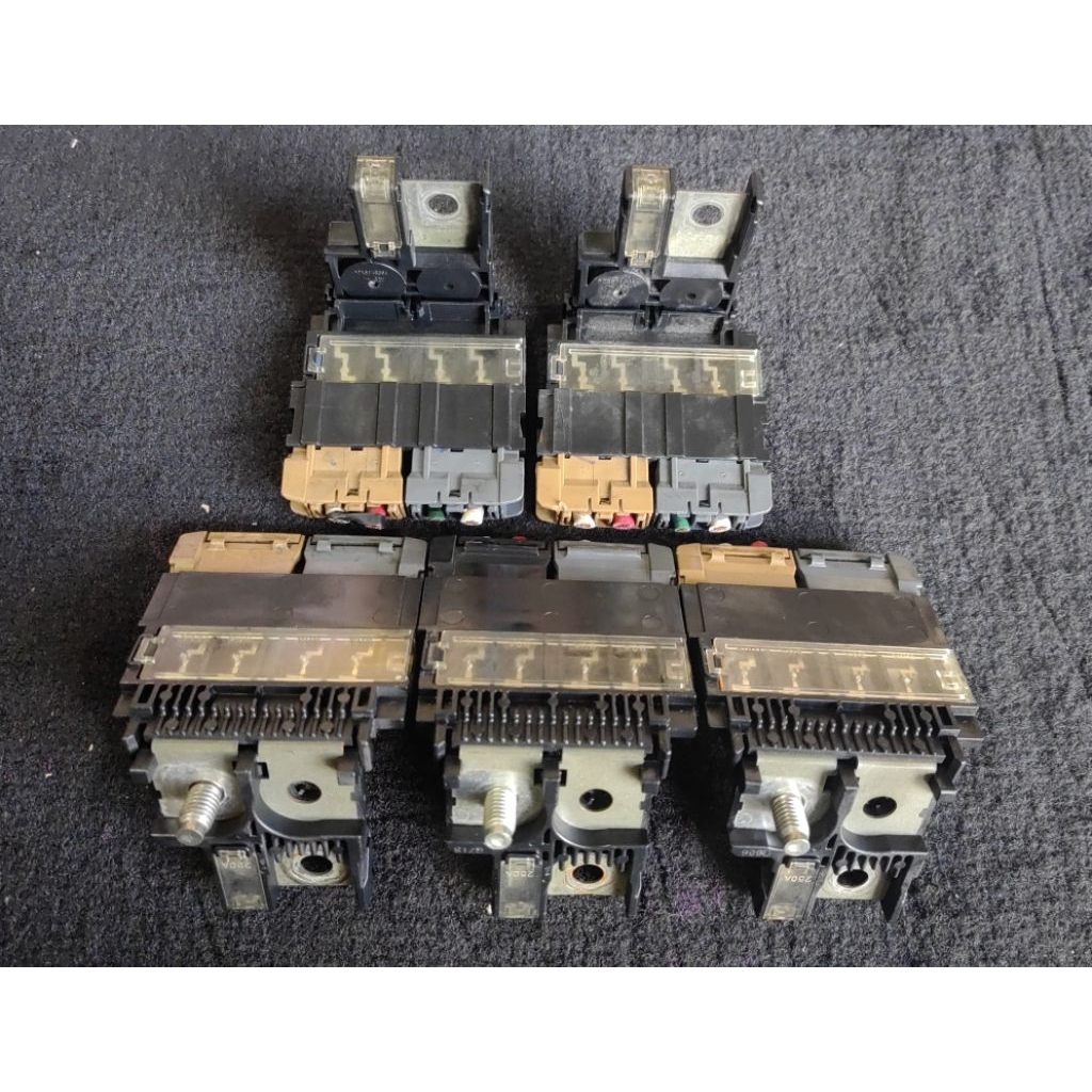 NISSAN BATTERY MAIN FUSE 250A / 4 HOLE 80A / 80A / 80A / 100A USED FROM ...