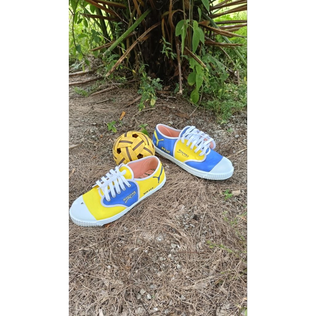 Nama sendiri + Kasut Nanyang Biru Kuning Nanyang Shoes Kasut ...