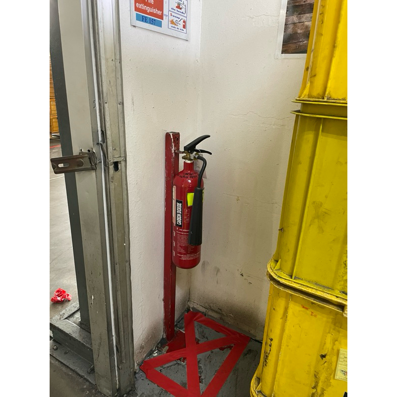 Fire Extinguisher Stand for CO2 fire extinguisher | Shopee Malaysia