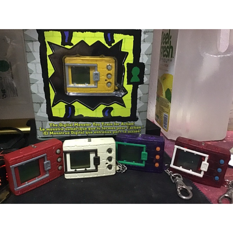 Digimon Vpet 97’ used | Shopee Malaysia