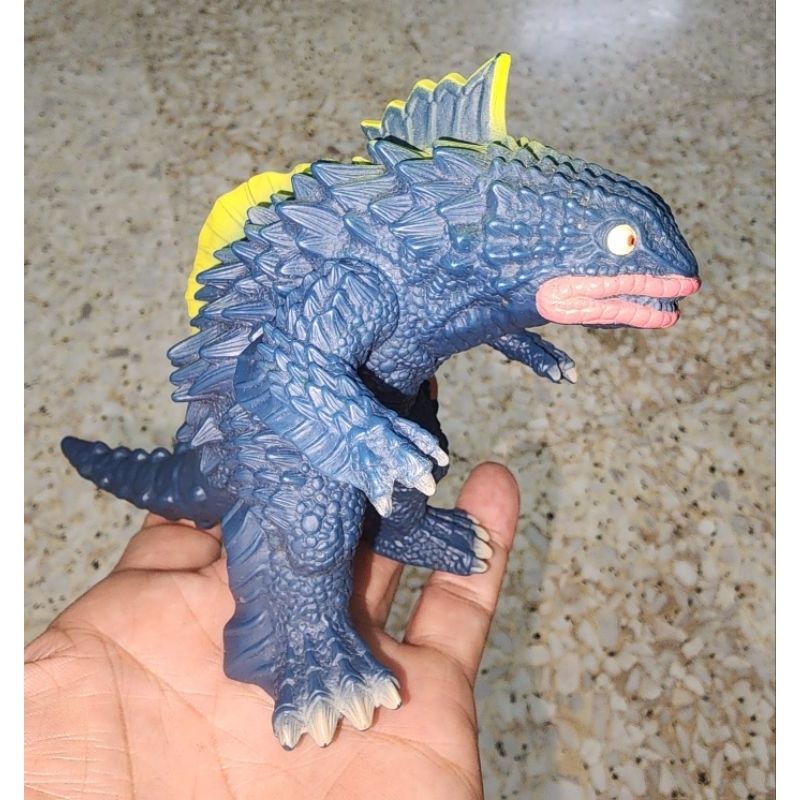 (Live Scan) Bandai Ultraman Ultra Monster Kaiju Gesura sofubi 5.5 spark ...