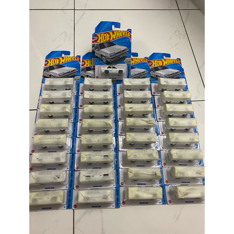 【Original Hot wheels】2025 Case B PROTON SAGA WHITE PROTON SAGA PUTIH ...