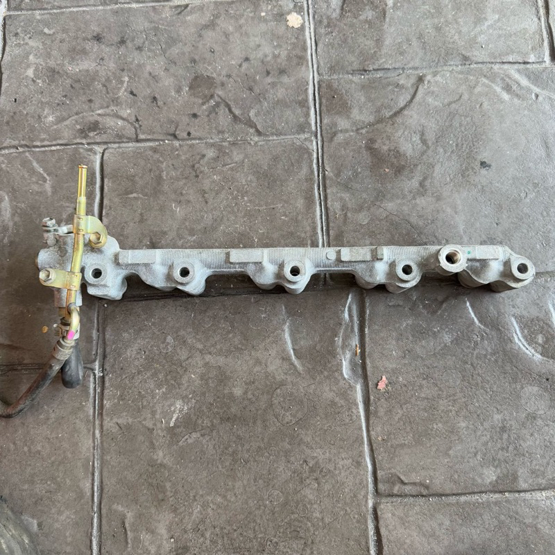 Toyota Caldina Wish Rav4 Isis 1AZ D4 Injector Fuel Rail Original Used ...
