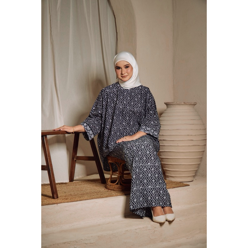 Kurung Seroja 100% Cotton Batik Garutan Handmade Raya 2025 | Shopee ...