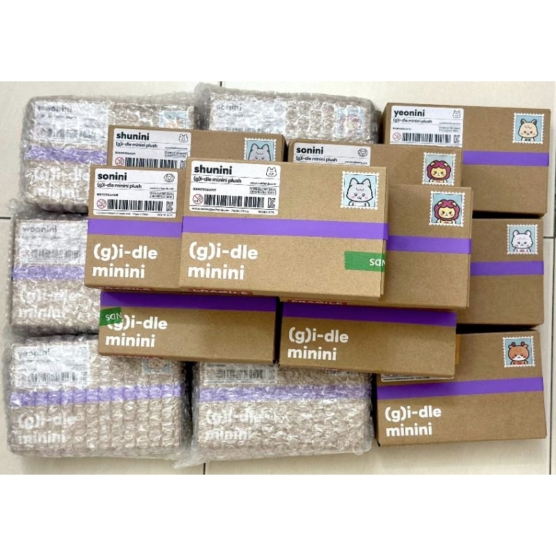 GIDLE Line Friends MININI Plush Minnie/Keyring Soyeon/Rotating Standee ...