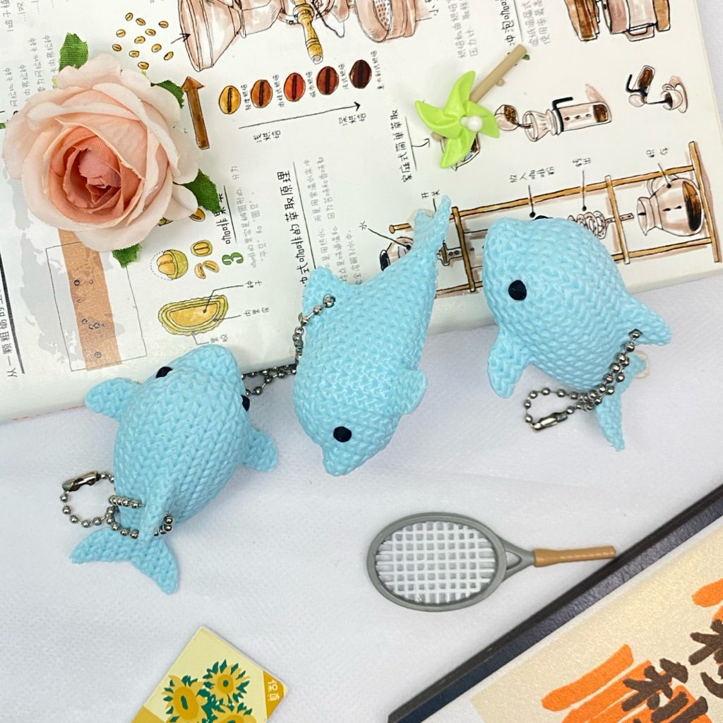 [🔥Local made ! ] Knitted 𝗗𝗢𝗟𝗣𝗛𝗜𝗡 Keychain | Cute 𝗗𝗢𝗟𝗣𝗛𝗜𝗡 Charm for Bags ...