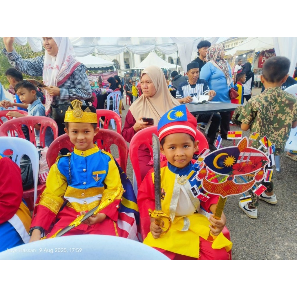 LOOSE ITEM Hiasan Gantung Merdeka 2025 – Deko Artcard Jalur Gemilang ...