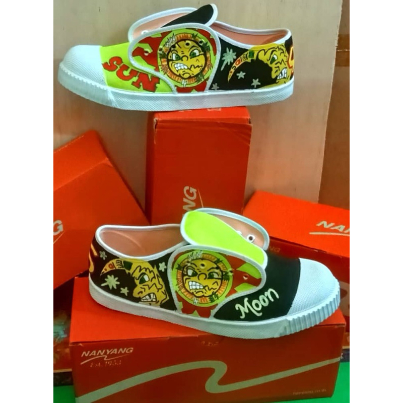 Kasut Nanyang Valentino Rossi vr46 SUN & MOON Racing Stylo Fancy Sepak ...