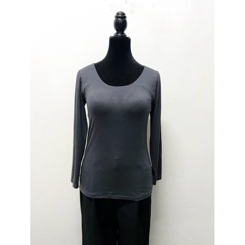 STYLE159: UNIQLO HEATTECH women L size built in bra inner shirt ...