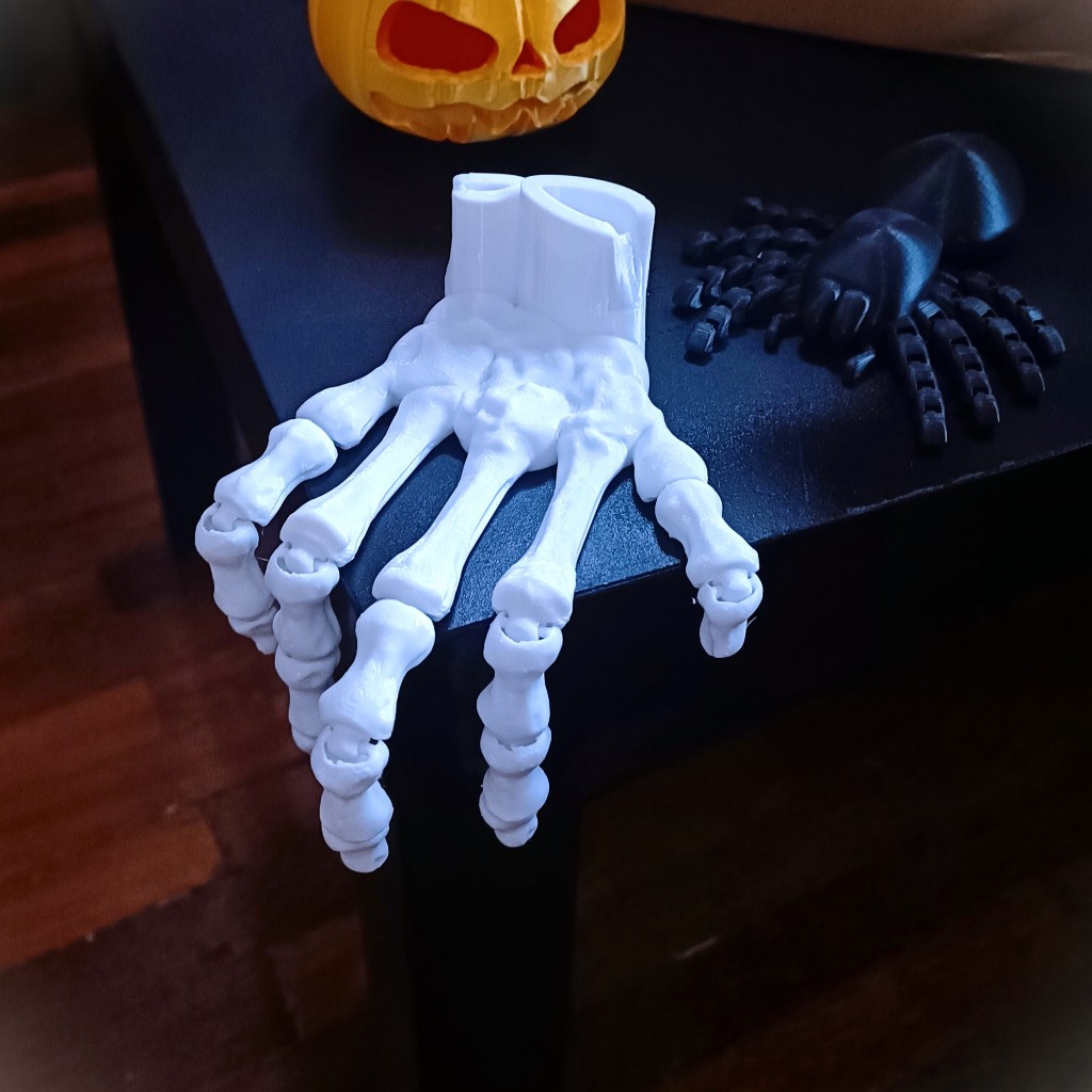 Articulated Skeleton Hand Prop - Decorative, Halloween, Cosplay, and ...