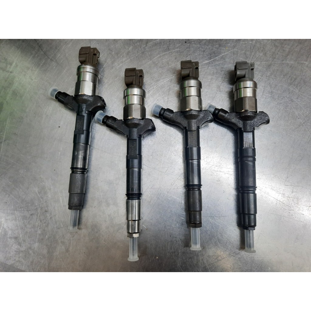 Toyota Hilux SR 2.5 2KD Diesel Fuel Injector - 4 Pin Model 23670-30030 ...