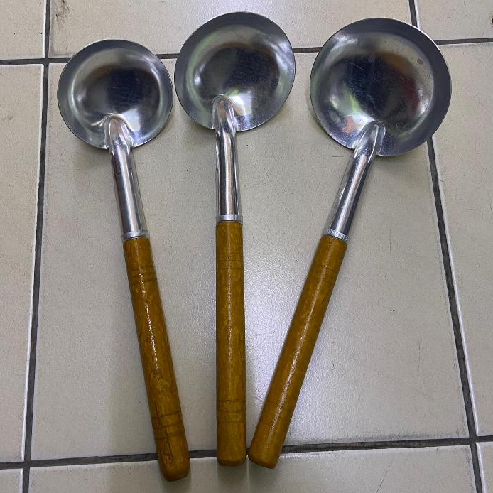 SENDUK ALUMINIUM / LADLE / ALUMINIUM LADLE / SENDUK TANGKAI KAYU ...