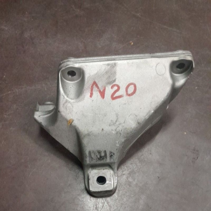 BMW N20 Engine bracket right side | Shopee Malaysia