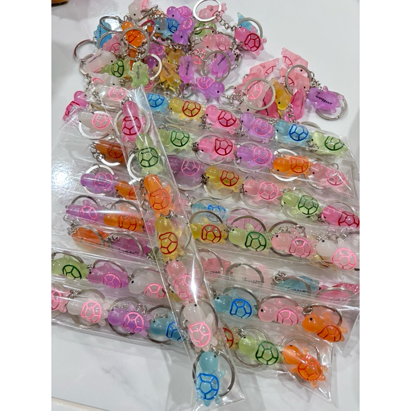 Keychain Penyu Terengganu 7pc ( glow in the dark ) | Shopee Malaysia