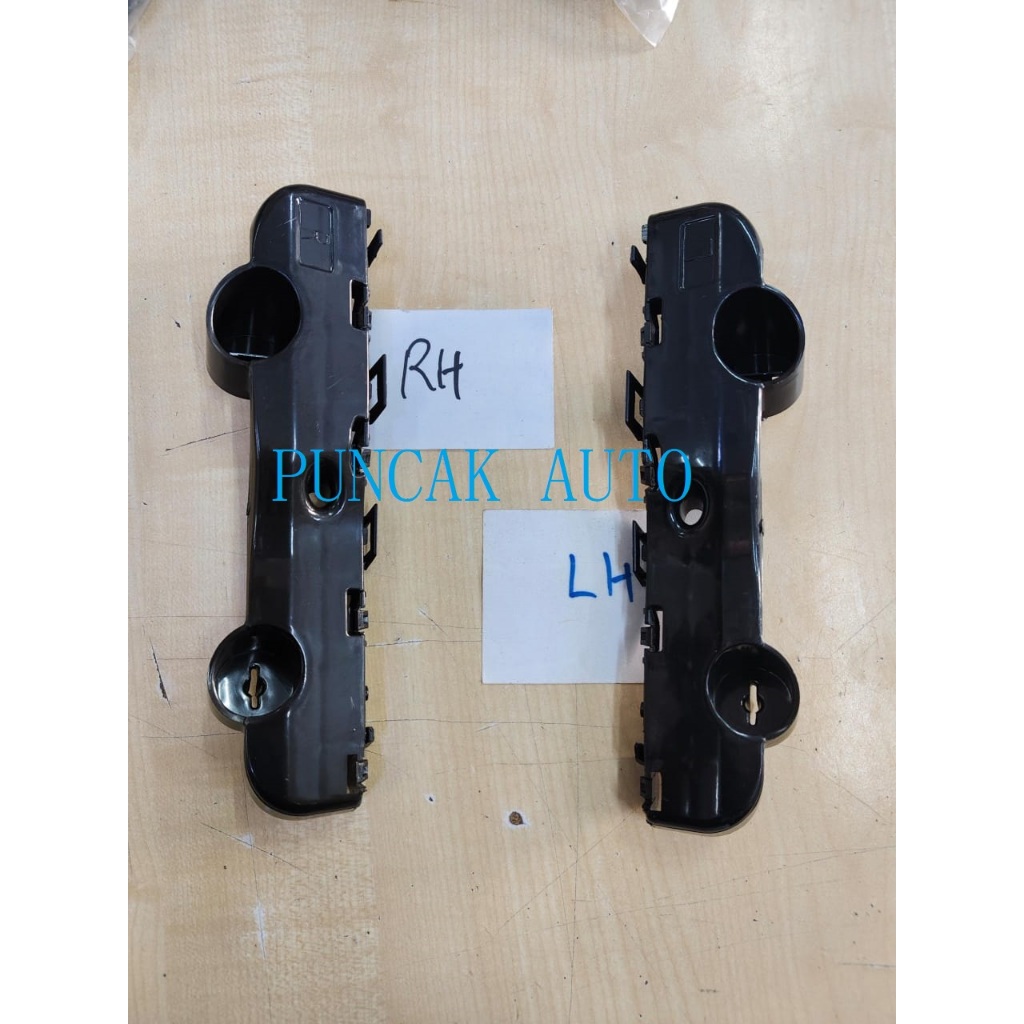 NISSAN NAVARA NP300 D23T 2015 FRONT BUMPER SIDE BRACKET PLASTIC ...