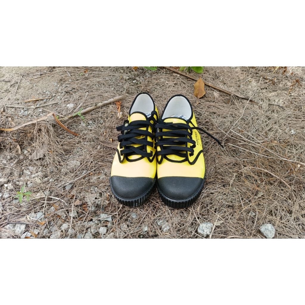 Kasut sepaktakraw nanyang serba kuning nanyang shoes | Shopee Malaysia