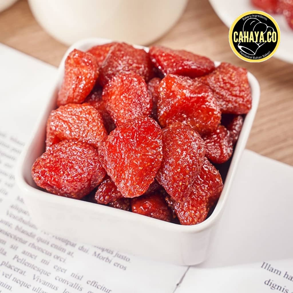 Dried Strawberries Ready To Eat 草莓干 (100g/250g/500g) | Shopee Malaysia