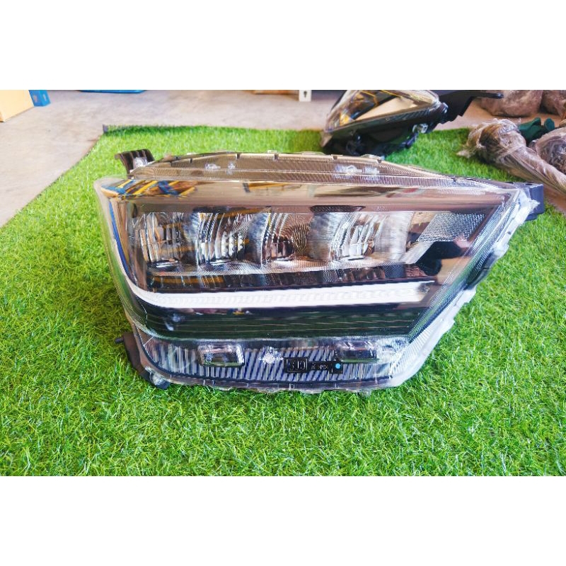 Perodua Axia 2023-2026.Headlamp Lampu Depan sila Tanya sebelum beli ...