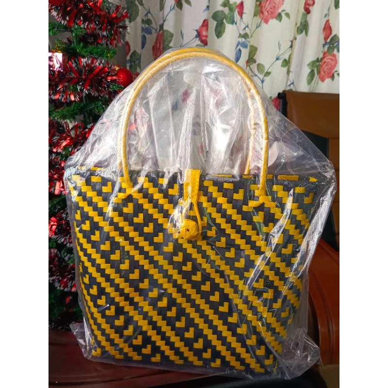Beg Anyaman kuning & hitam(ada butang) | Shopee Malaysia