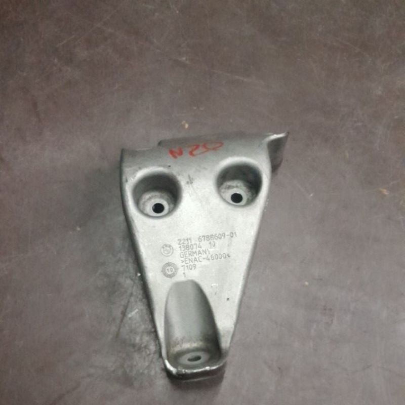 BMW n20 engine supporting bracket left side | Shopee Malaysia
