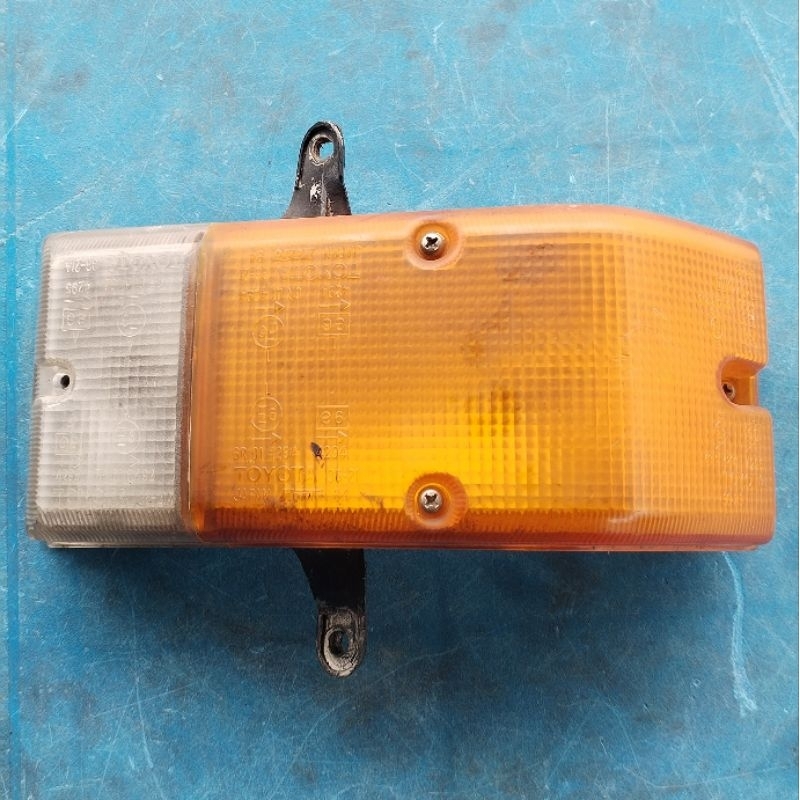 Lory Dyna Signal Lamp (Japan Koito) | Shopee Malaysia