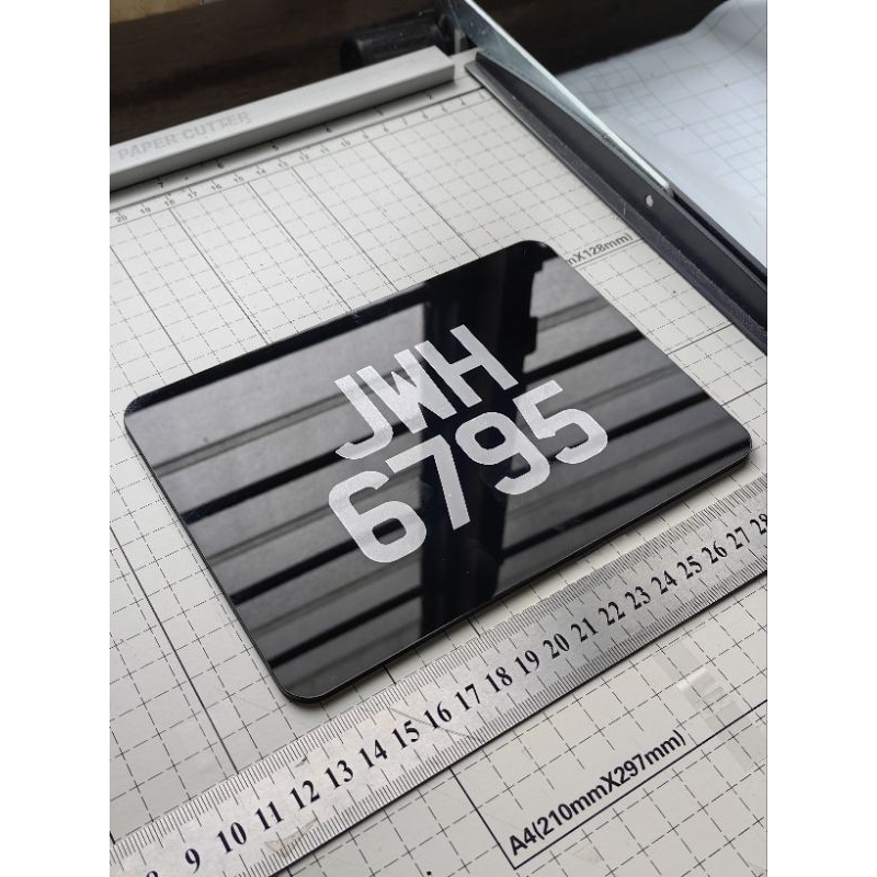 No Plate Motor Custom Papan Acrylic 3mm Free Sticker plate depan ...