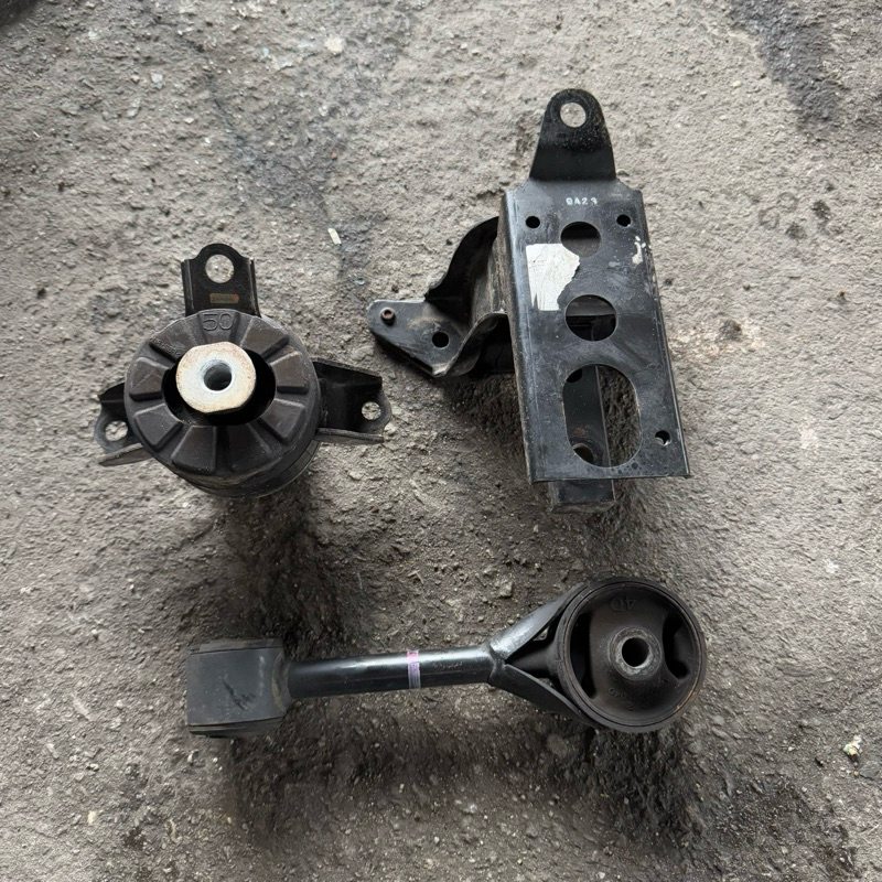 Perodua Myvi Lama 1.3 Auto Engine Mounting Halfcut Used Japan Toyota ...