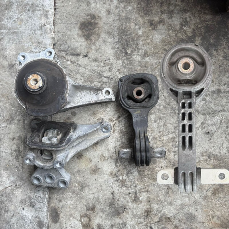 Honda Stream RN6 RN8 Engine Gear Box mounting Original used Japan ...