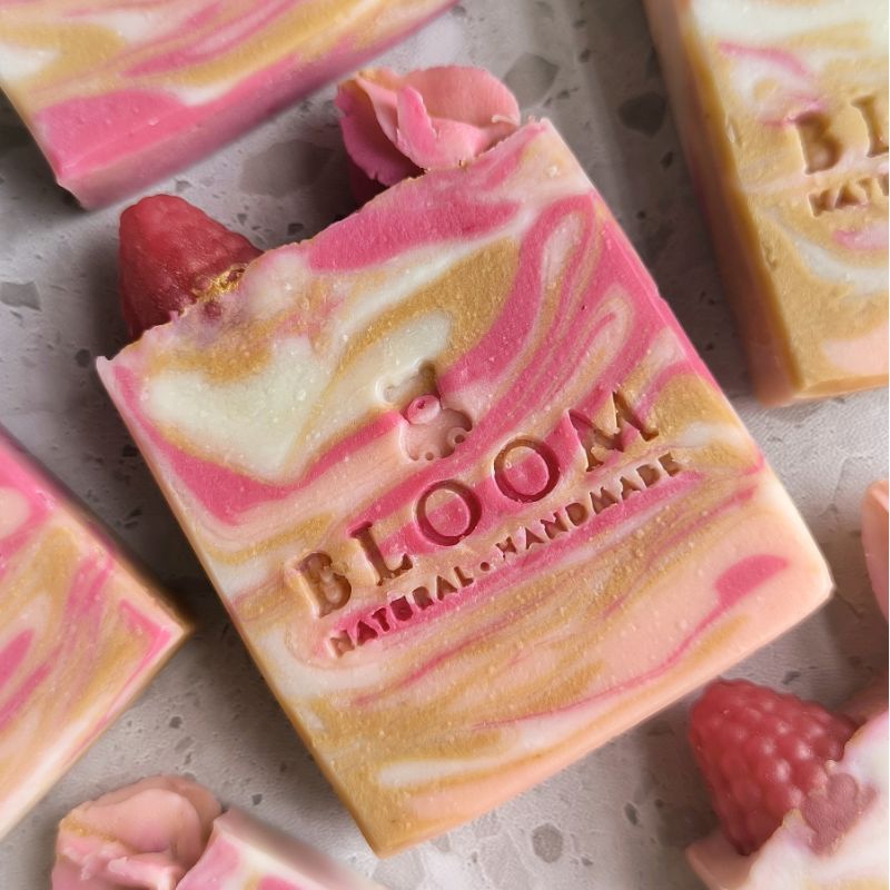 Strawberry Kisses - Cold Process Natural Soap (±110G) | Shopee Malaysia