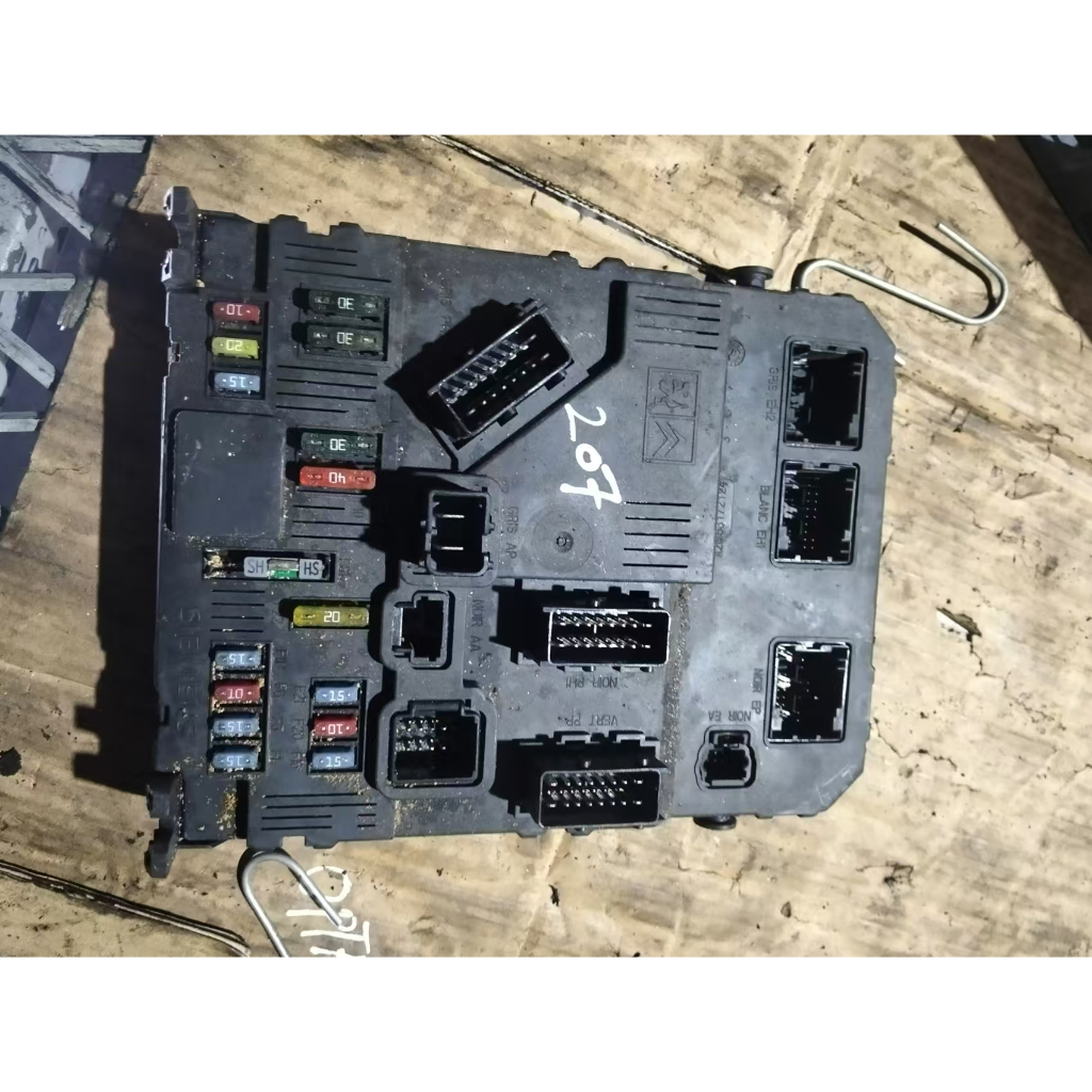 FIUS BOX PEUGEOT 207 FUSE BOX (USED ORIGINAL) | Shopee Malaysia