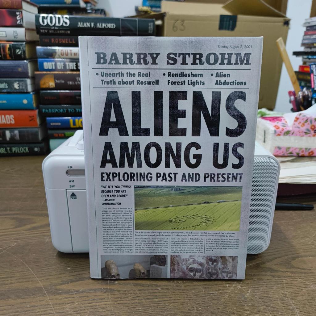 Aliens Among Us: Exploring Past and Present Barry Strohm | Shopee Malaysia