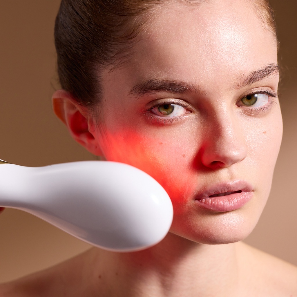 Project E Beauty LumaGlow Red & Blue | LED Light Therapy Wand | Reduce ...