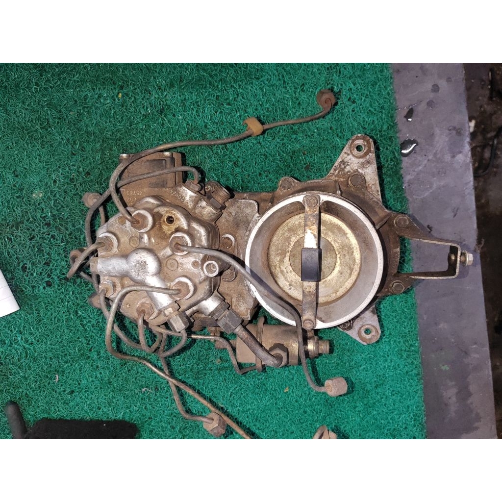 MERCEDES BENZ W124 W201 BOSCH FUEL DIVIDER/DISTRIBUTOT 6 CYLINDER ...