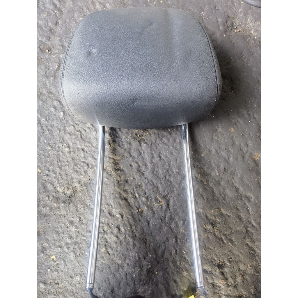 Mercedes Benz W204 Headrest (Used) | Shopee Malaysia