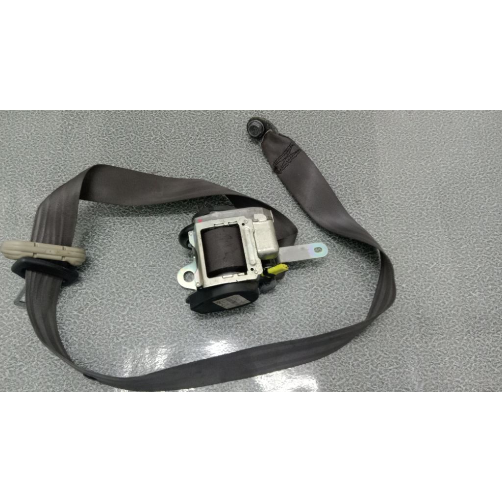 Perodua Axia safety belt (used Item) | Shopee Malaysia